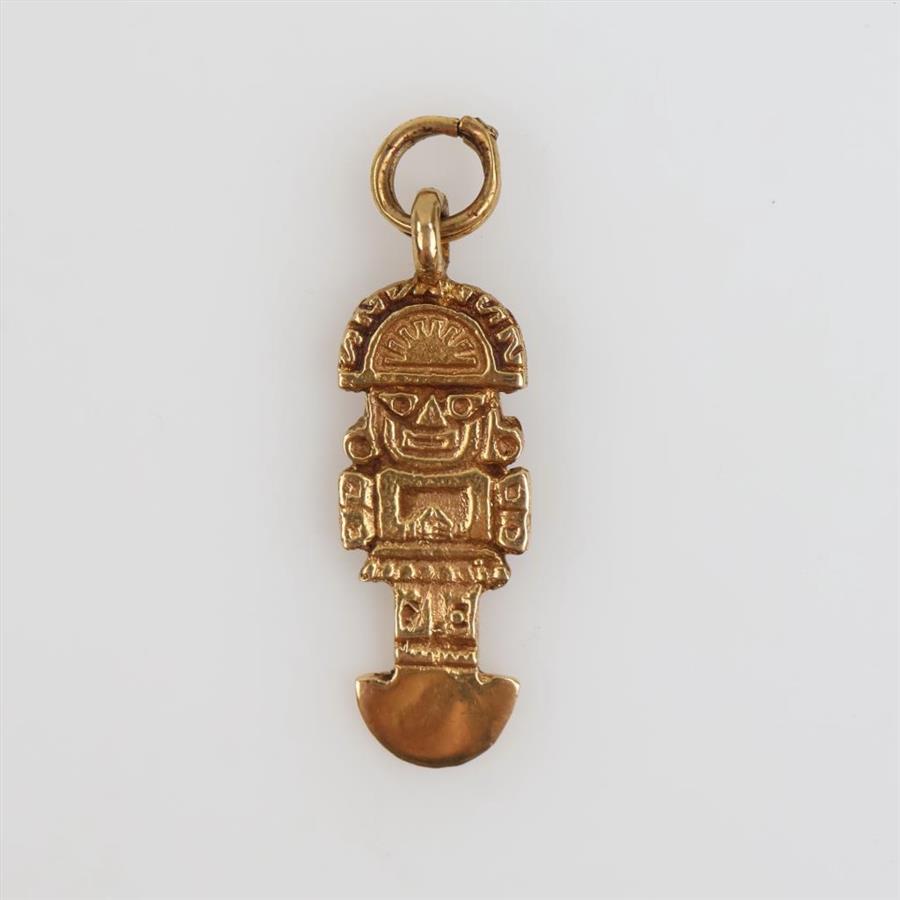 18kt Gold Peruvian Tumi Pendant | Property Room