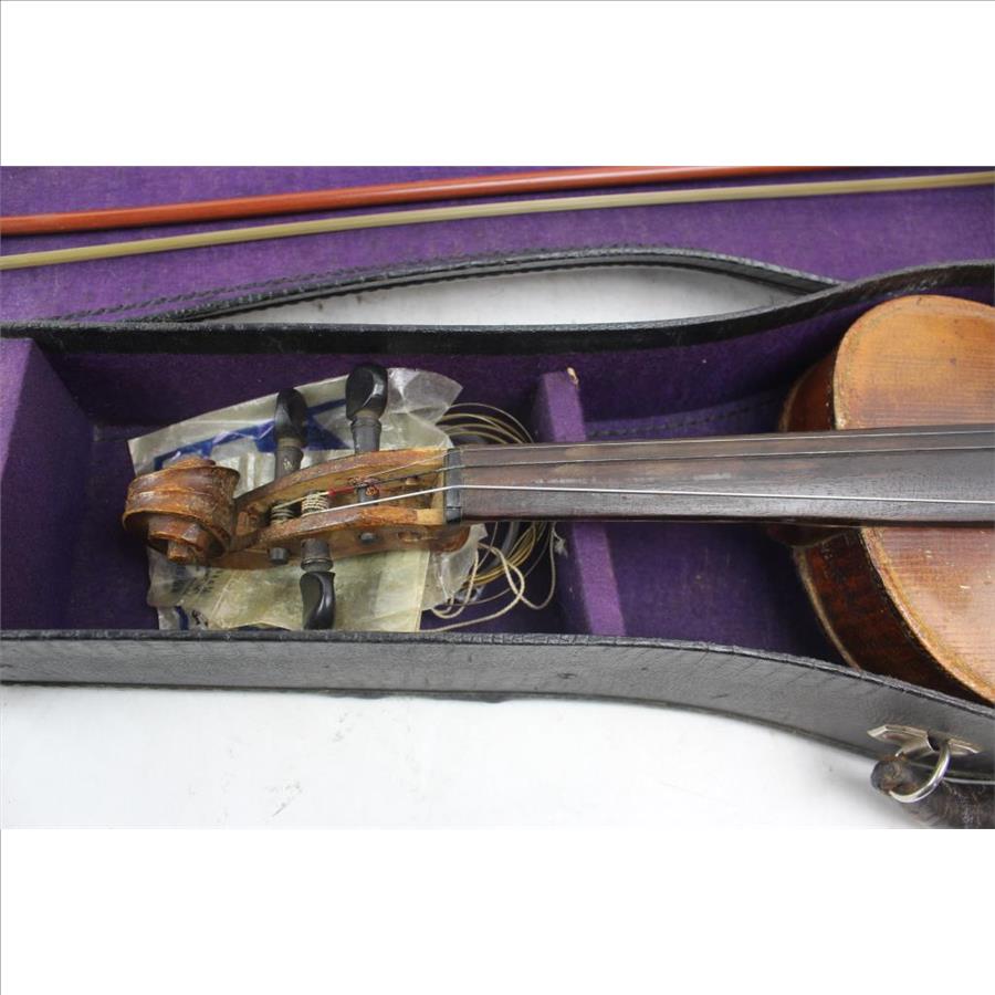 Antonius Stradivarius Cremonensis Faciebat Anno 17 Violin | Property Room