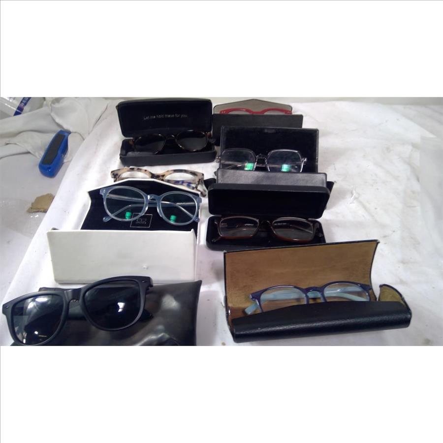 Cartel Eyeglasses Lillybell Eye Glasses And More 8 Pieces Property Room
