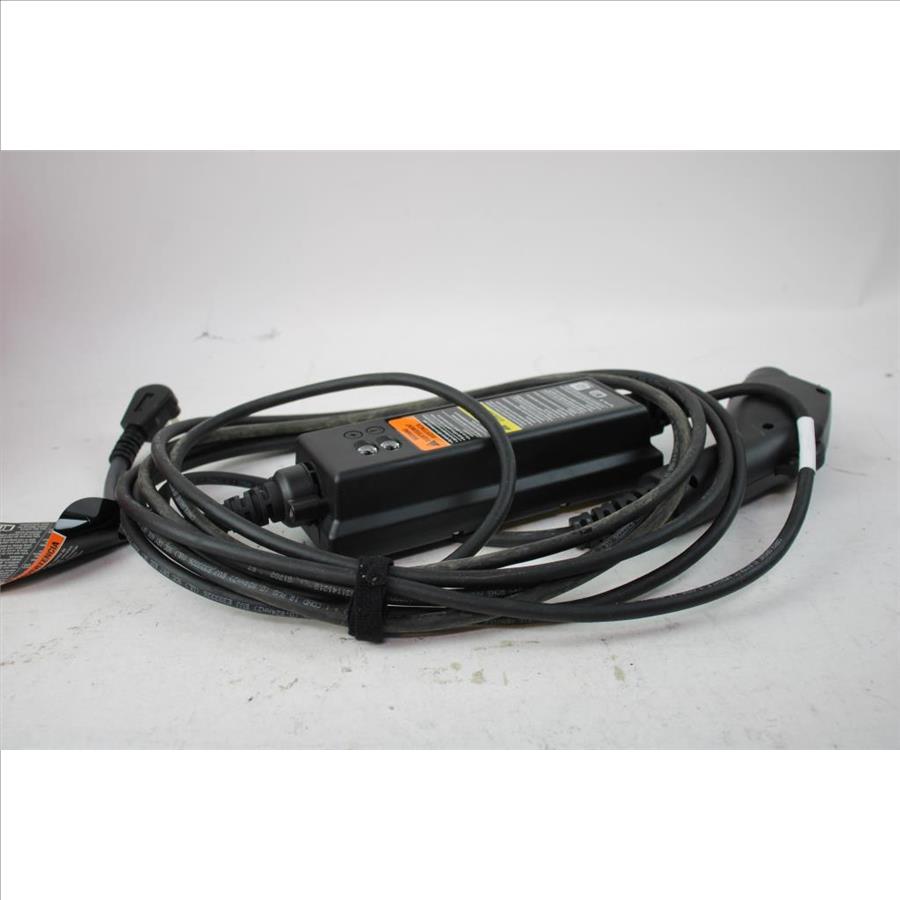 Electric Vehicle Cordset/Cordon VE Charger | Property Room