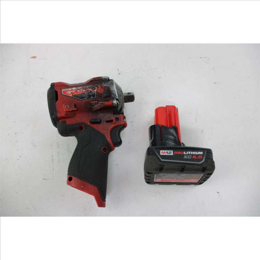 Milwaukee 1/2" Impact Wrench 2555P-20 With Dewalt DCB201 And Milwaukee ...