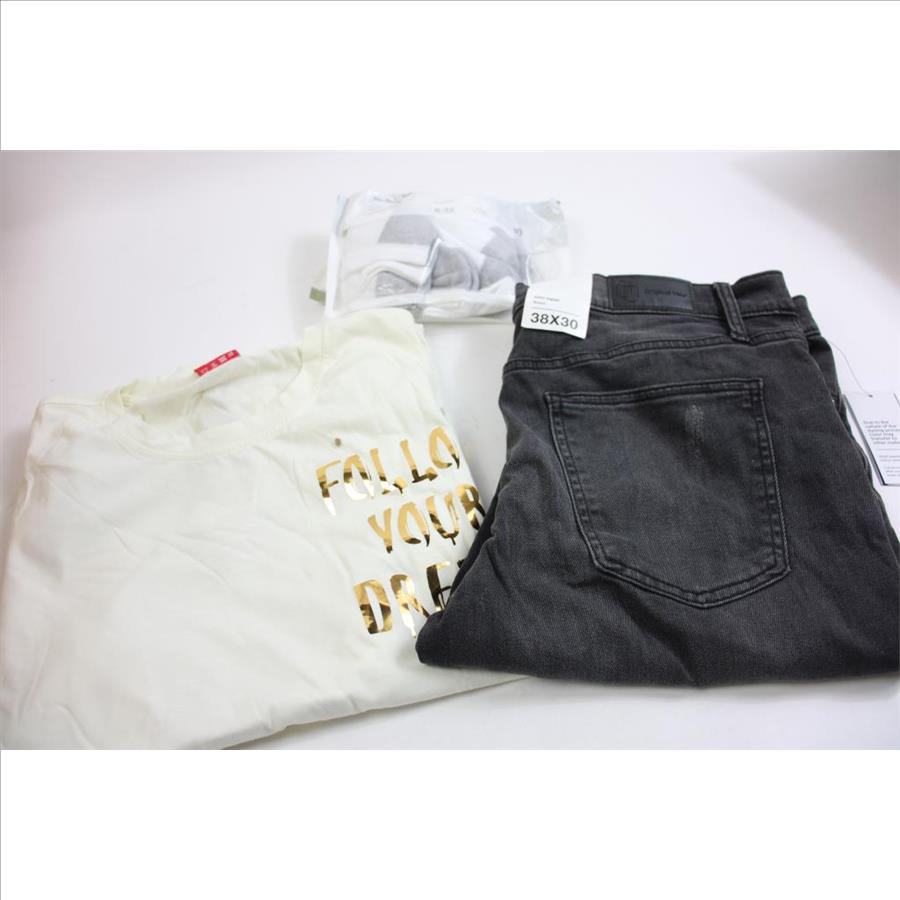 Original Use Clothing Lot, 7 Pieces | Property Room