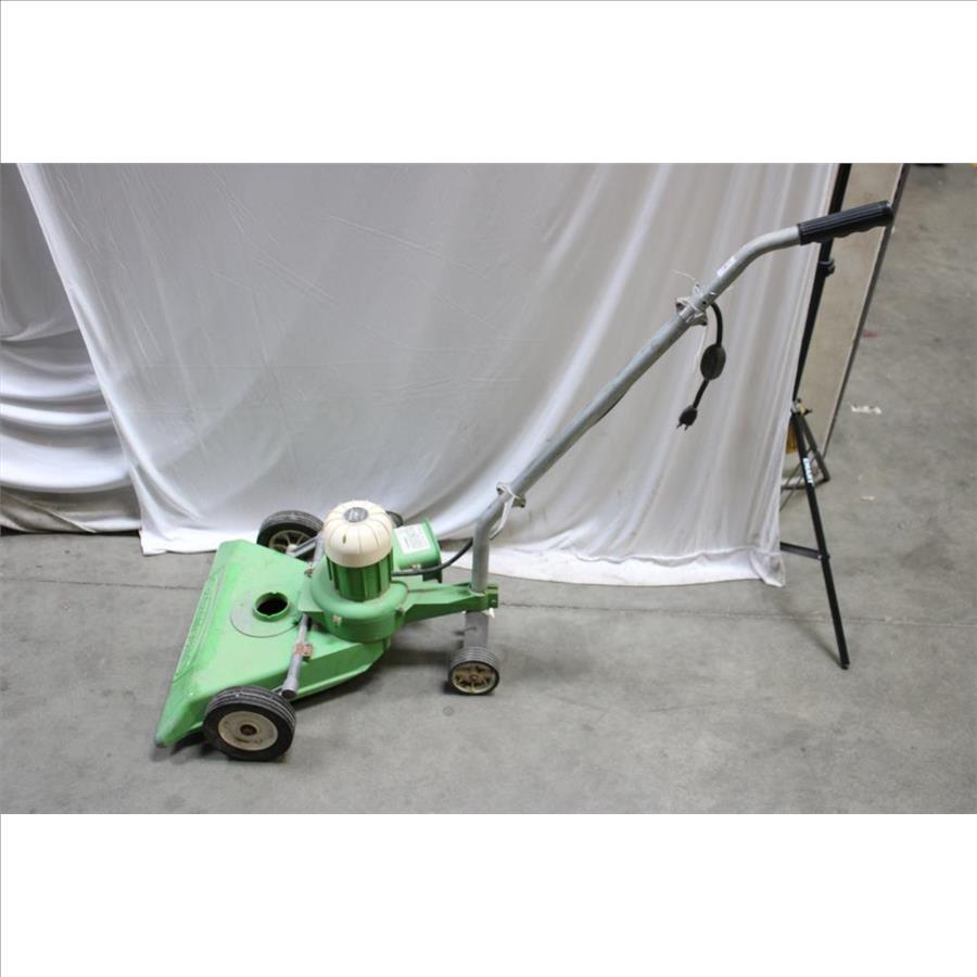 Paramount All Purpose Vacuum | Property Room