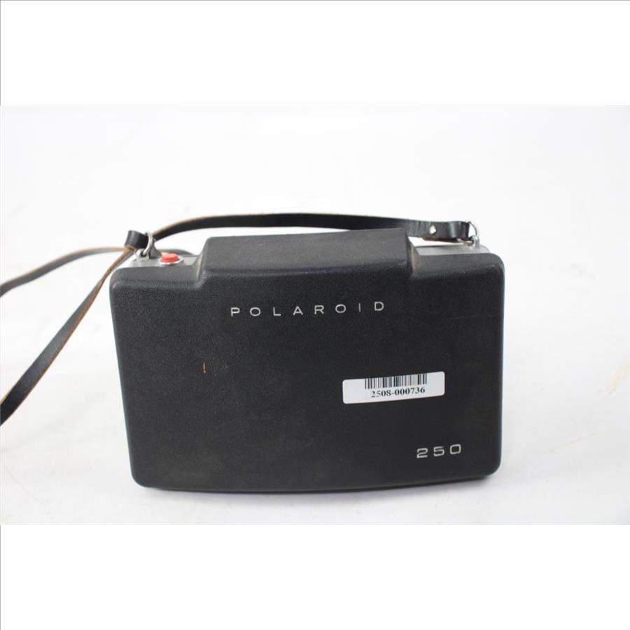 Polaroid 250 Vintage Automatic Land Camera | Property Room