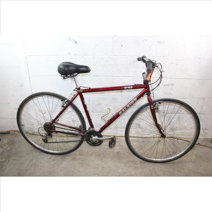 Raleigh C-40 Hybrid Bike | Property Room