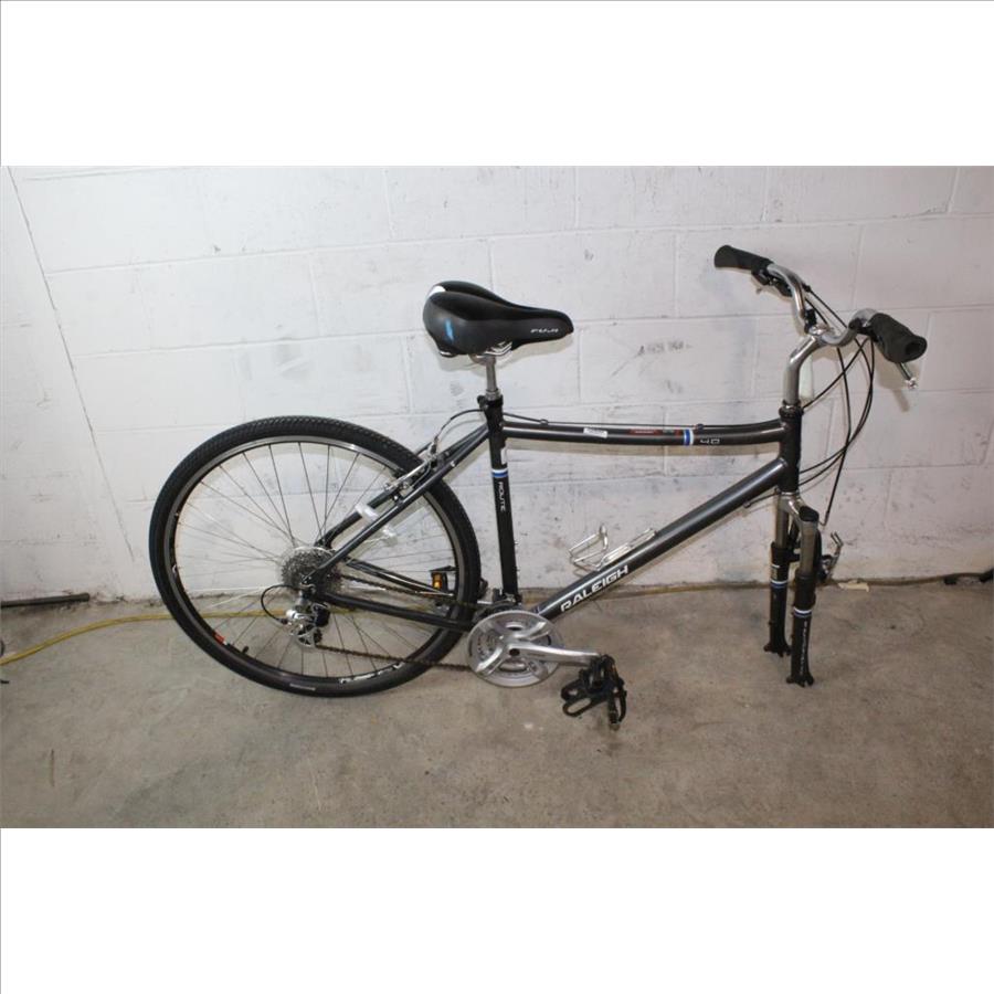 Raleigh Route Hybrid Bike | Property Room