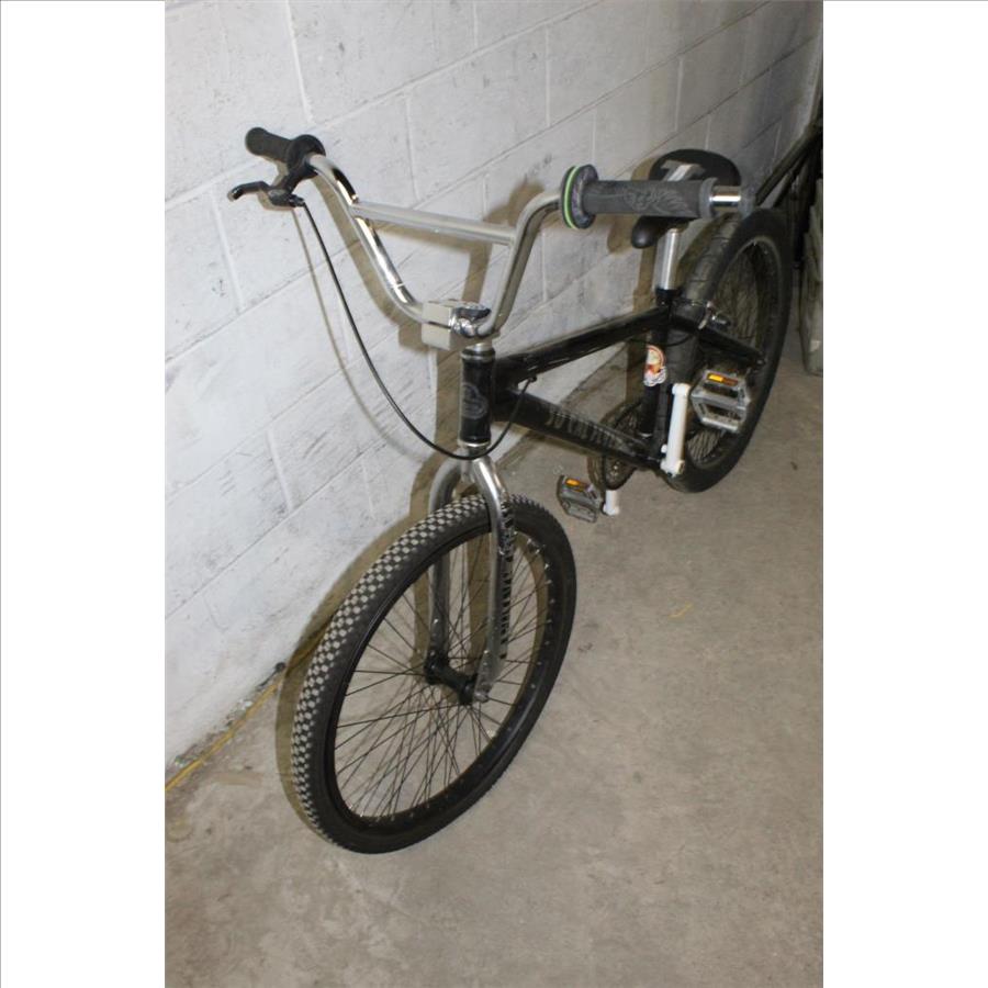 SE Racing "So Cal Flyer" BMX Bike | Property Room