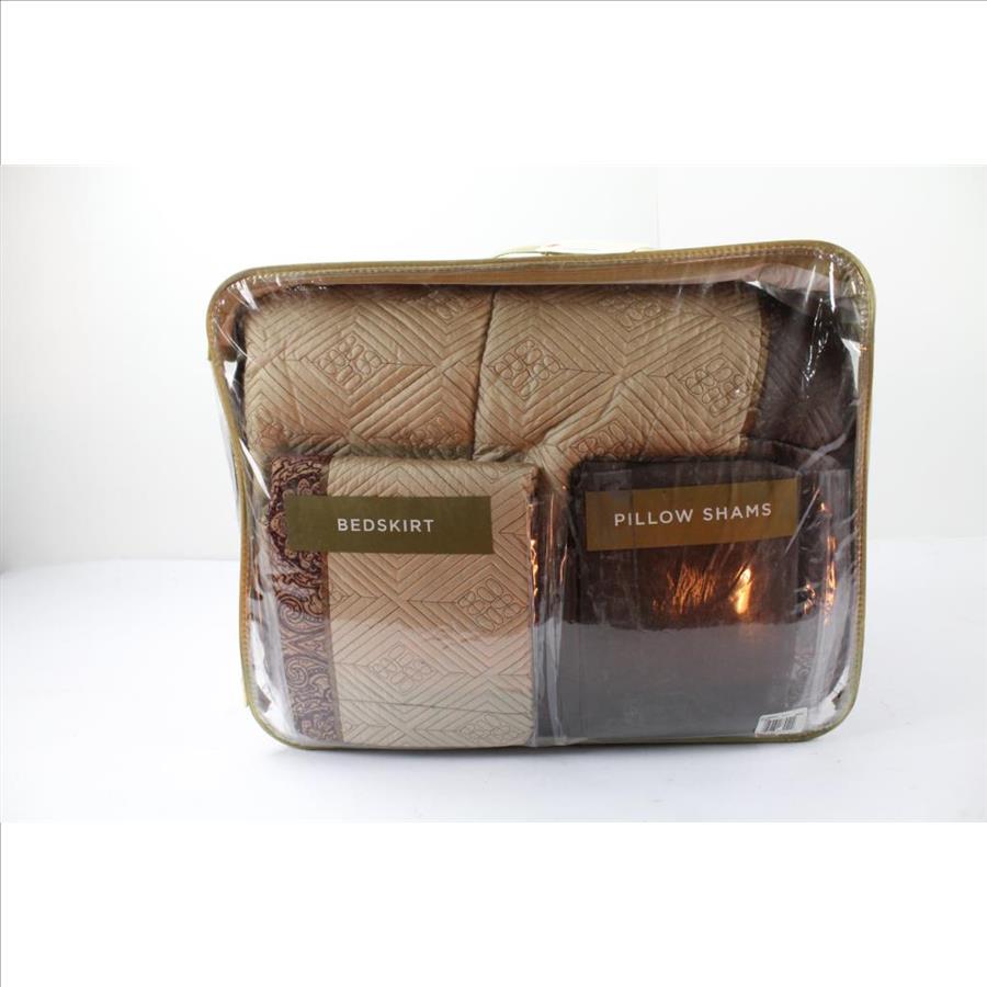 Springmaid Luxury Comforter Set | Property Room