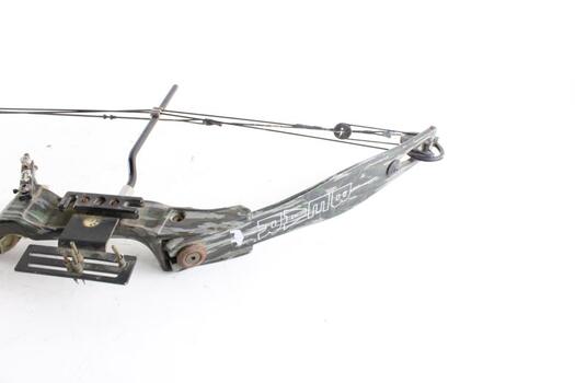 Bear Flare II Bow | Property Room