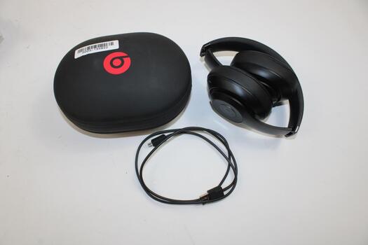 Beats Studio 3 Black Wireless Headphones With Case And Charging Cable ...