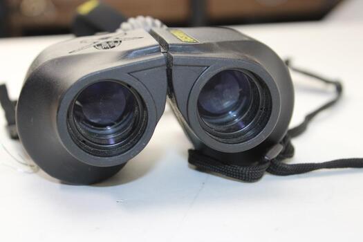BUshnell Xtra Wide 5x25 Binoculars | Property Room