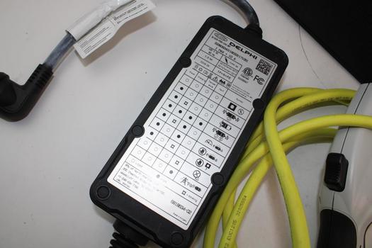 Delphi Universal Car Charger | Property Room