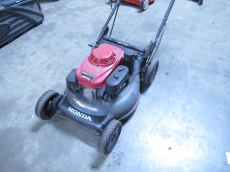 Honda HRC216 Hydrostatic Commercial Lawn Mower | Property Room