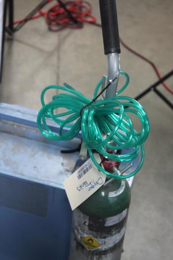 Lincare Oxygen Tank And Everflo Respironics | Property Room