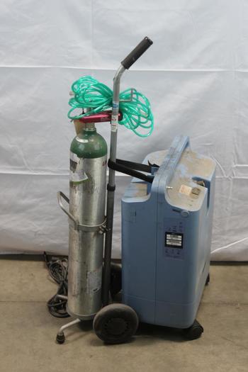 Lincare Oxygen Tank And Everflo Respironics | Property Room