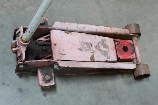 Matco Tools The Beast Floor Jack | Property Room