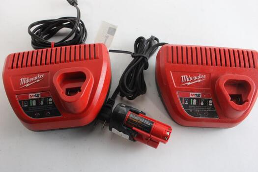 Milwaukee Charger With Battery 3 Pieces | Property Room