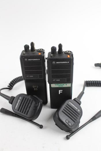 Motorola Police Radio With Handheld Mics 4 Pieces | Property Room
