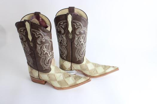 Red Diamond Cowboy Boots, Size 7 | Property Room
