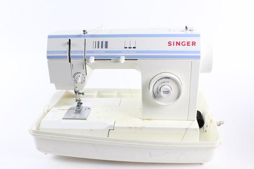 Singer 57815C Sewing Machine With Case | Property Room