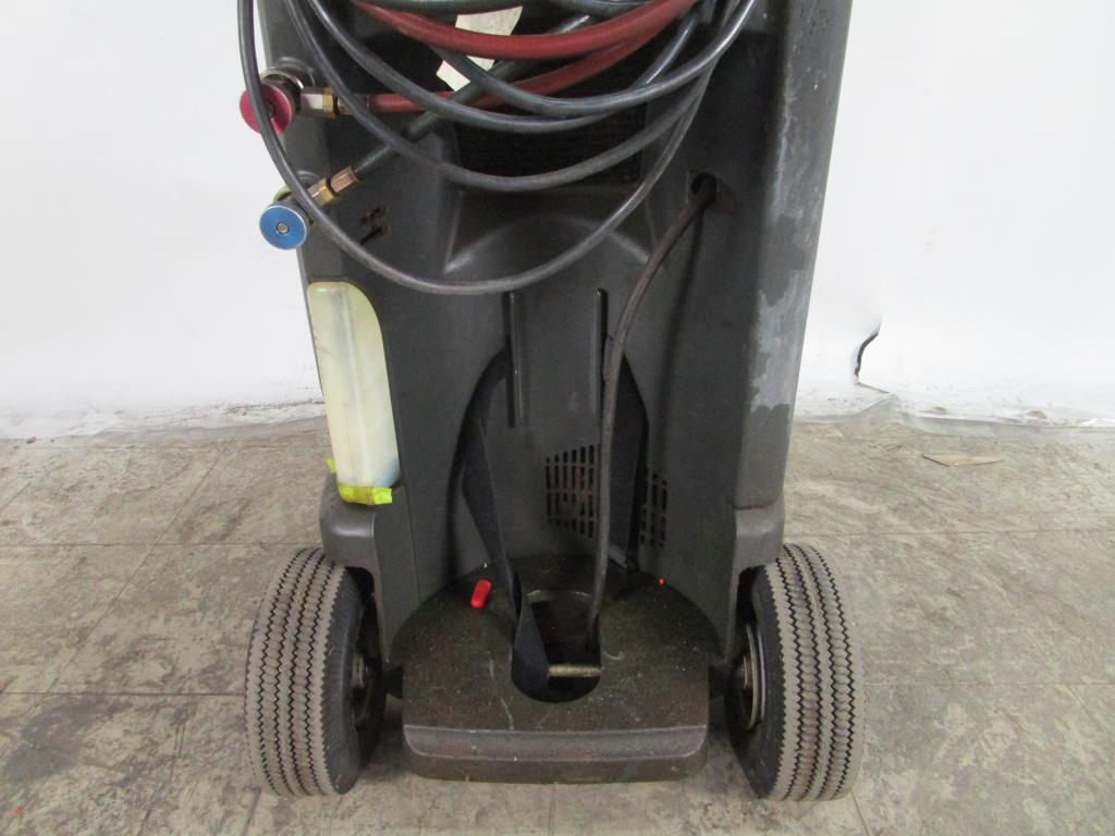 Cool-Tech 700 Robinair Air Conditioner Re-Charge Machine | Property Room