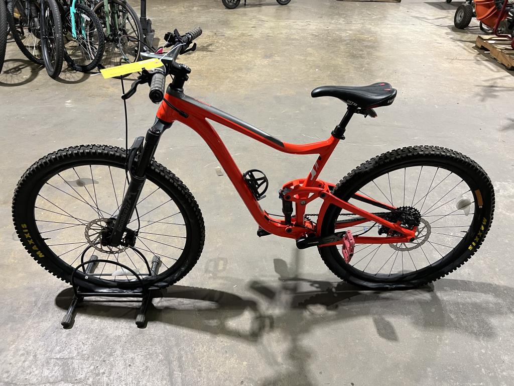 Giant Mountain Bike | Property Room