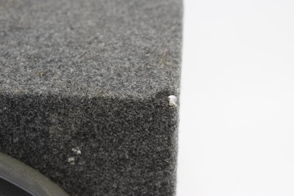 10" Alpine Type R 10 Subwoofer In Speaker Box | Property Room