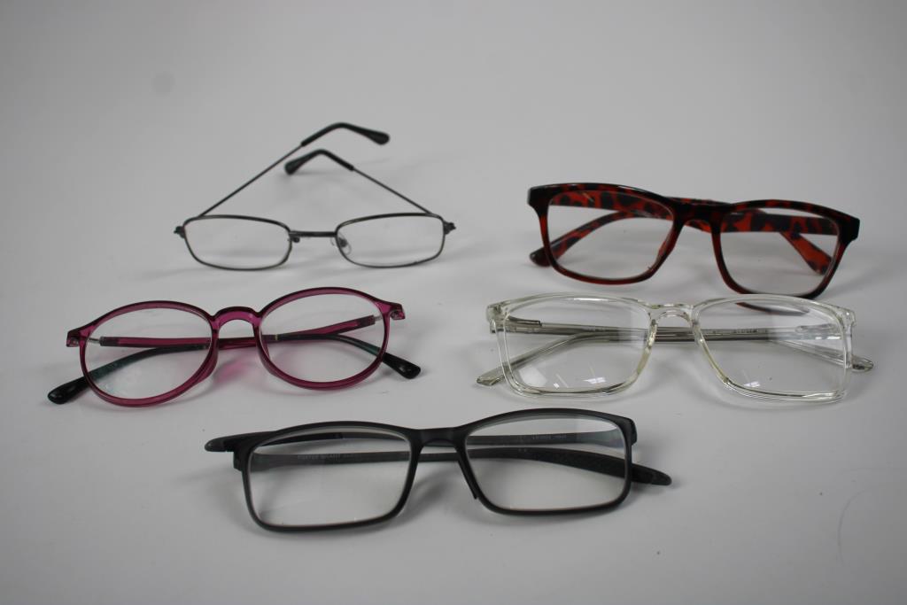 10 Eyeglasses | Property Room