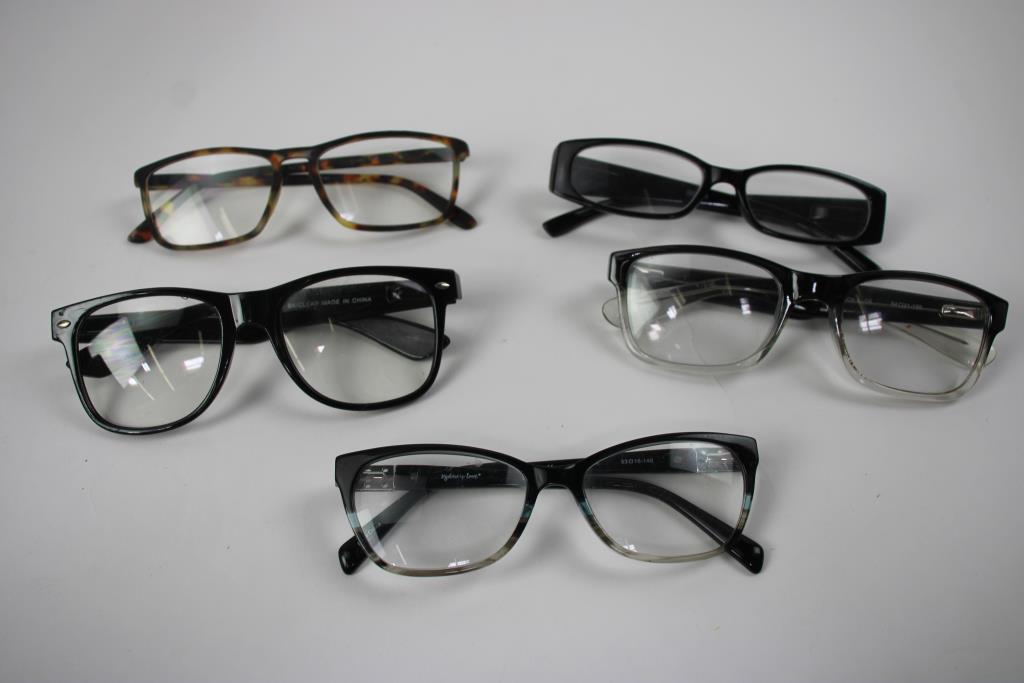 10 Eyeglasses | Property Room