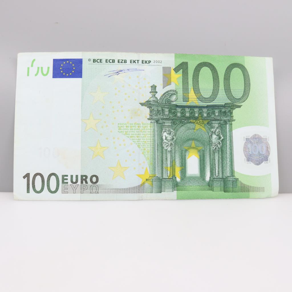 100 Euros | Property Room