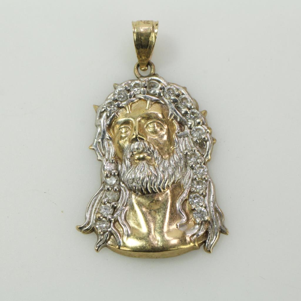 10k Gold Religious Pendant 2.66g | Property Room