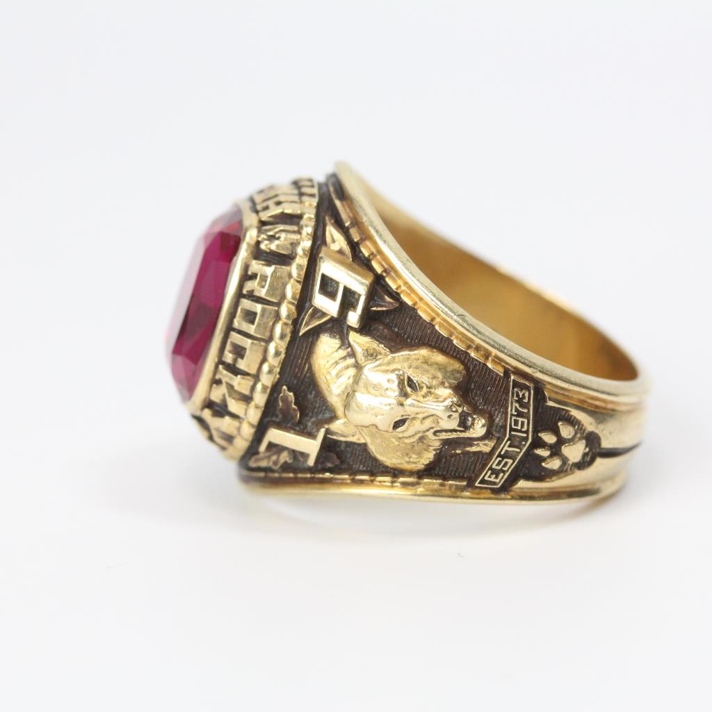 10kt Gold 15g Class Ring With Red Stone | Property Room