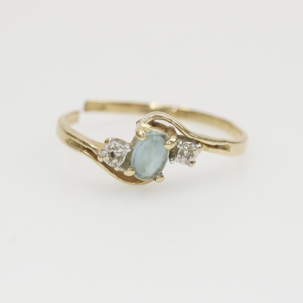 10kt Gold Blue Stone And Diamond Accents Ring | Property Room