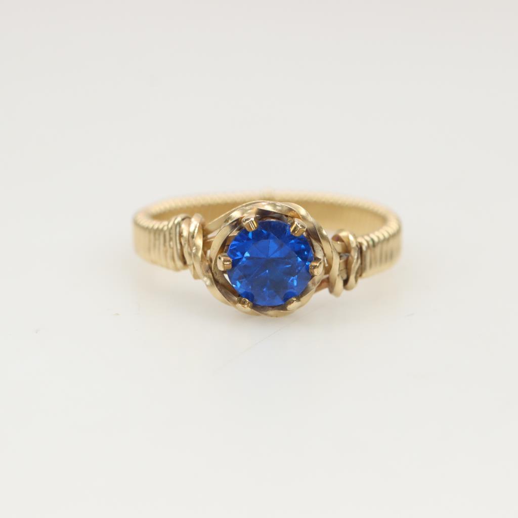 10kt Gold Blue Stone Ring | Property Room