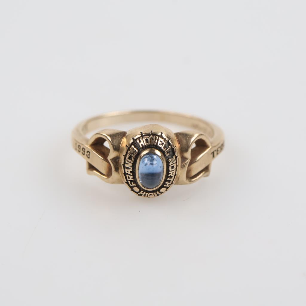 10kt Gold Blue Stone School Signet Ring | Property Room