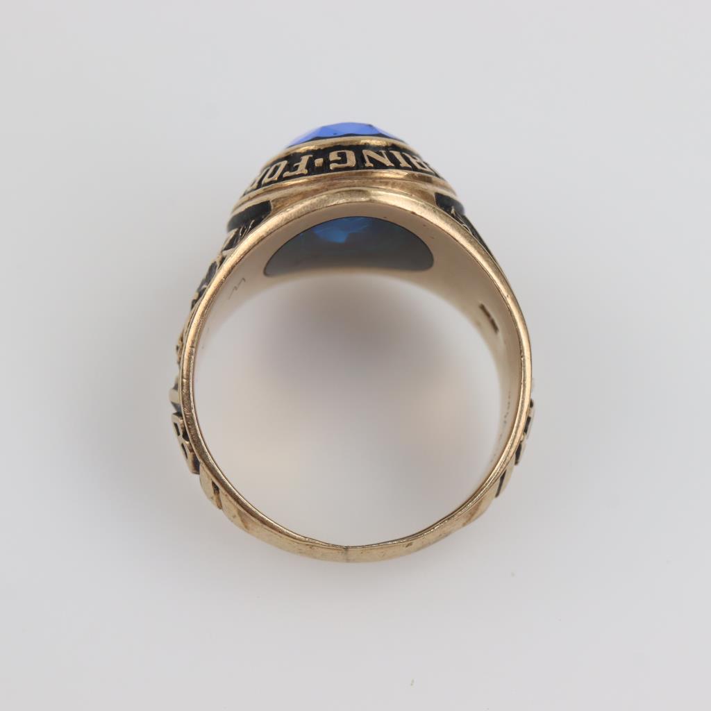 10kt Gold Blue Stone Signet Ring | Property Room