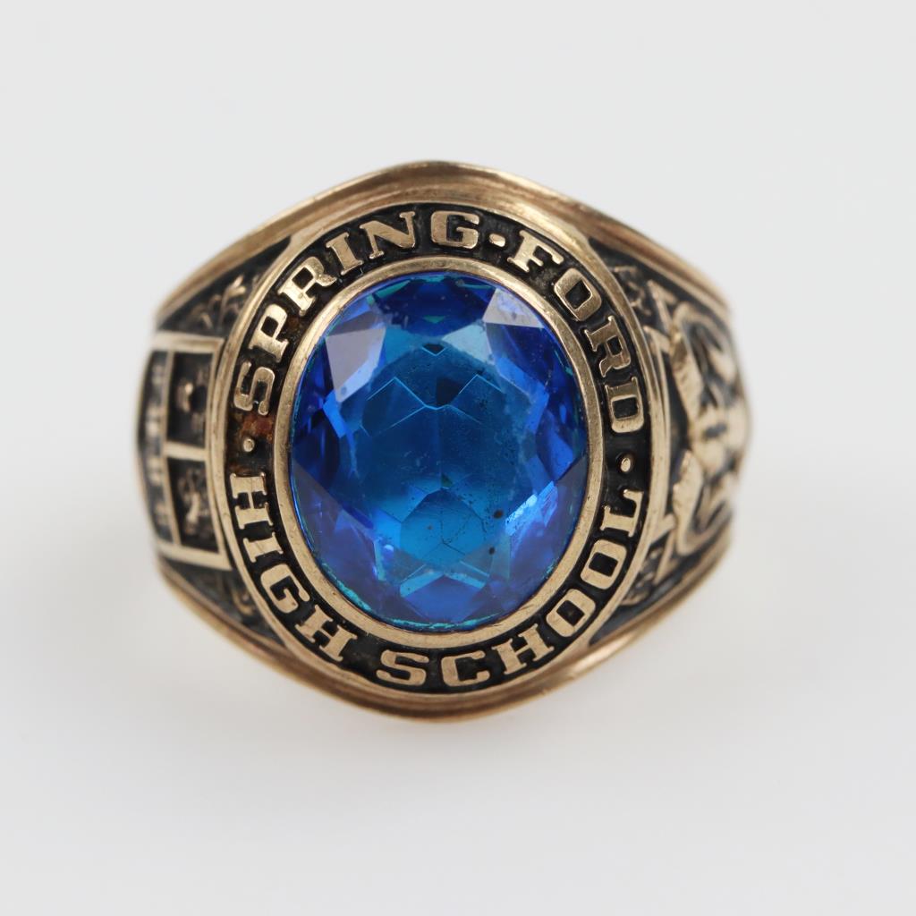 10kt Gold Blue Stone Signet Ring | Property Room
