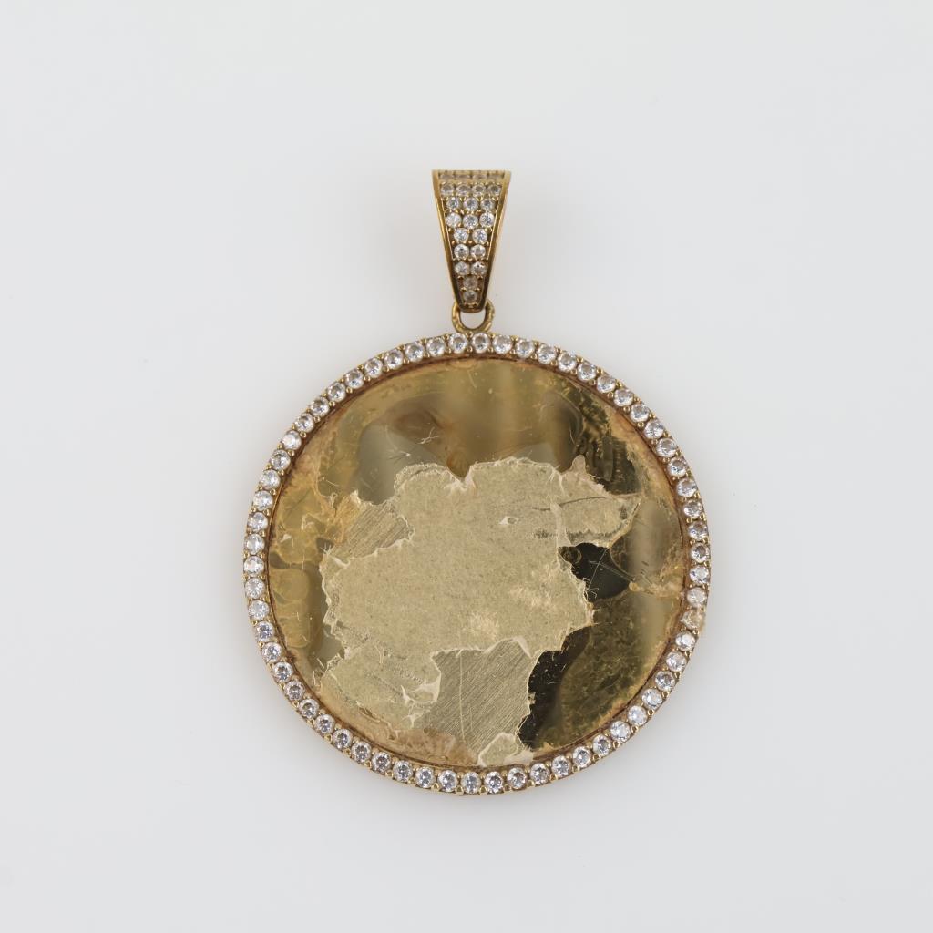 10kt Gold Clear Stone Circle Pendant | Property Room