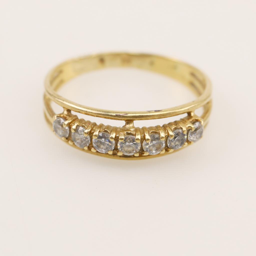 10kt Gold Clear Stone Ring | Property Room