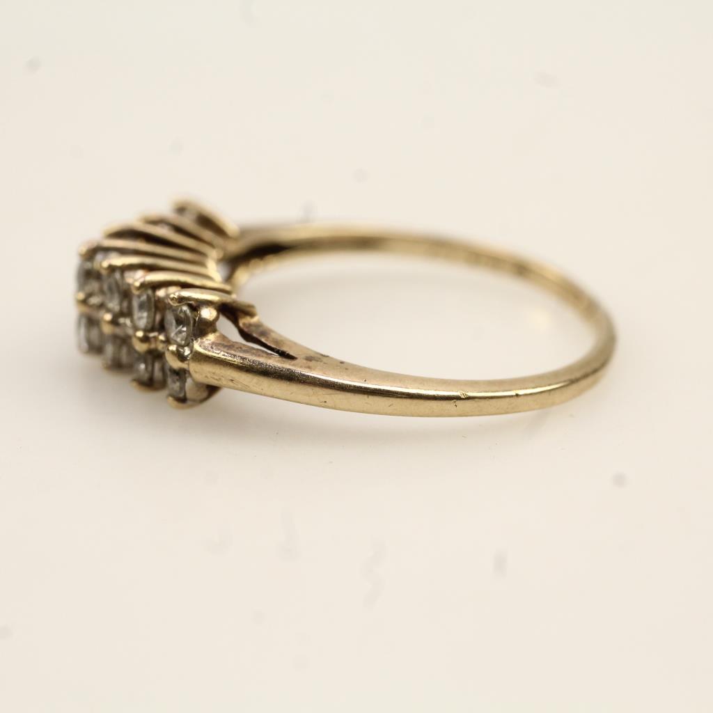 10kt Gold Clear Stone Ring | Property Room