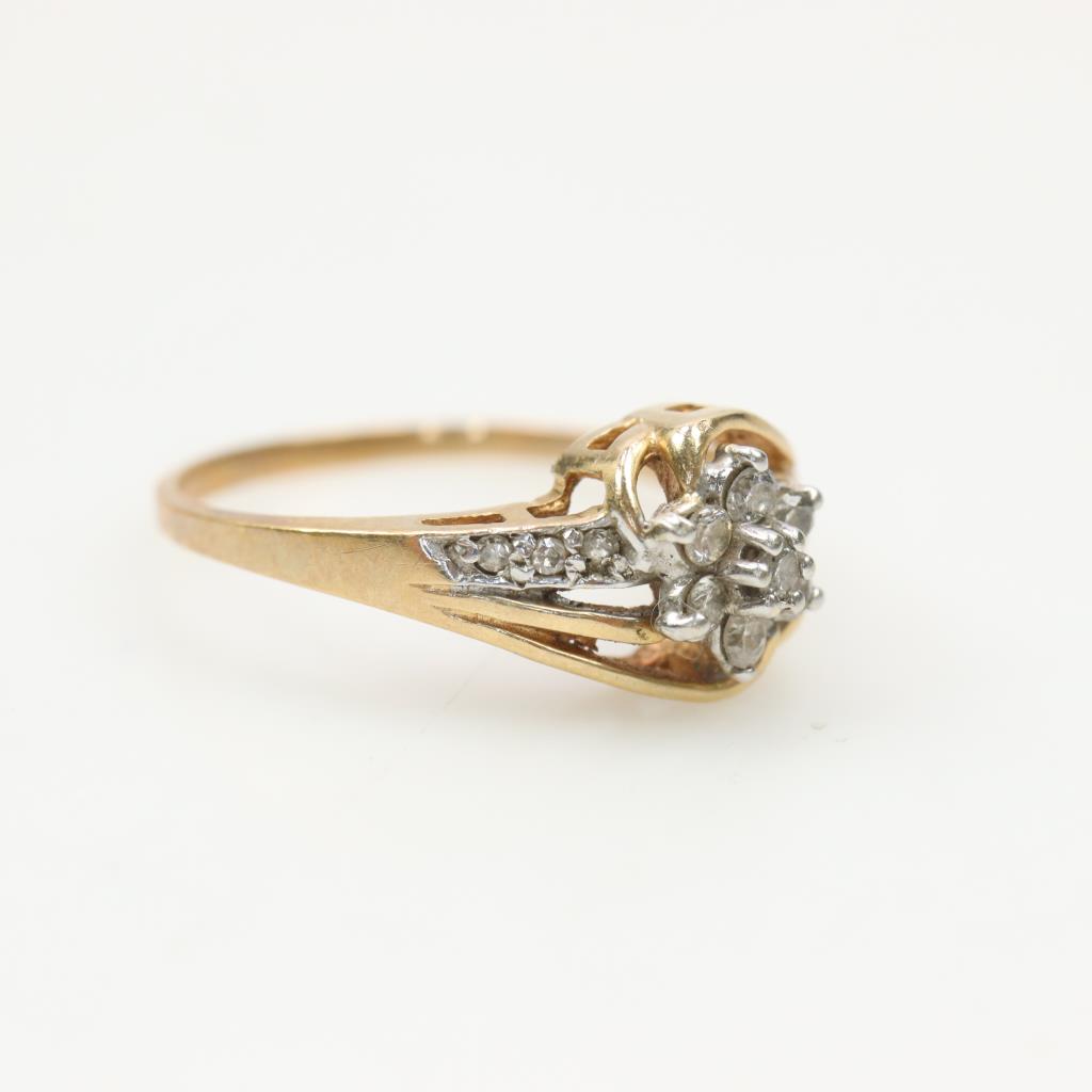 10kt Gold Diamond Flower Ring | Property Room
