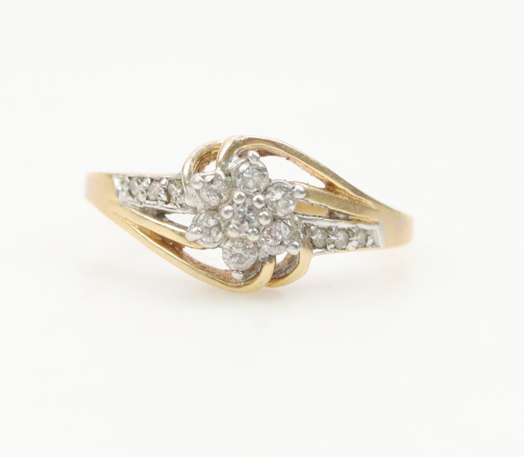 10kt Gold Diamond Flower Ring | Property Room