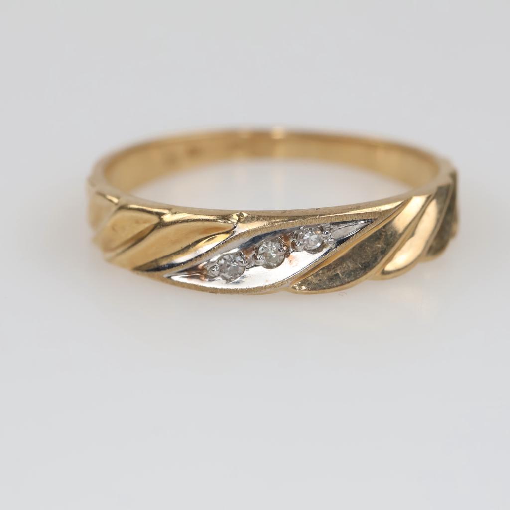 10kt Gold Diamond Ring | Property Room