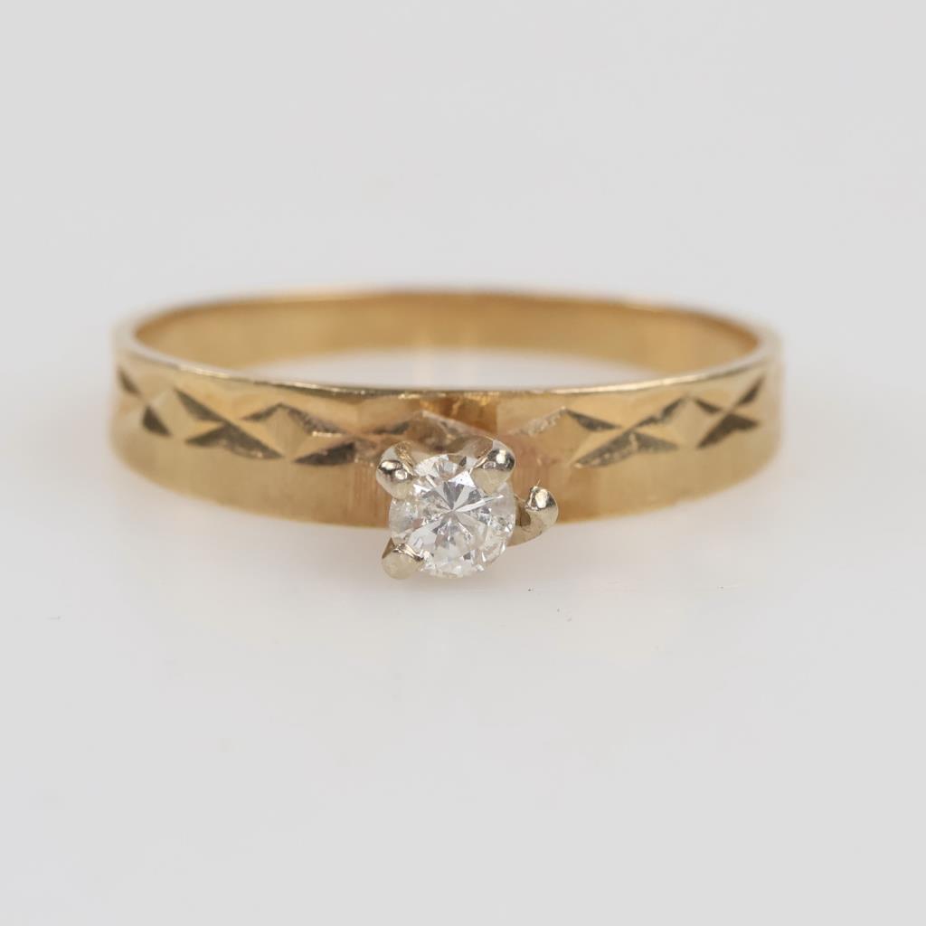 10kt Gold Diamond Ring | Property Room