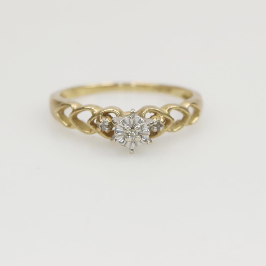 10kt Gold Diamond Sweetheart Ring | Property Room
