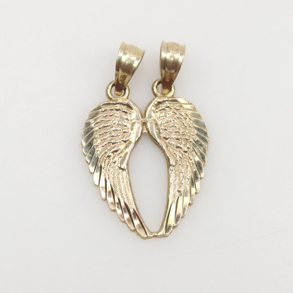 10kt Gold Double Wing Pendant | Property Room