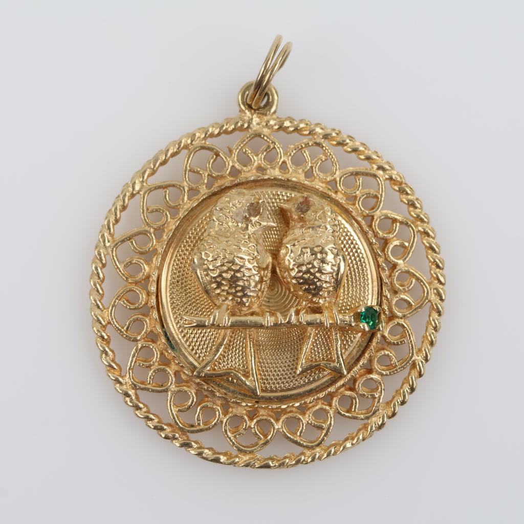 10kt Gold Green Stone Circle Bird Pendant | Property Room