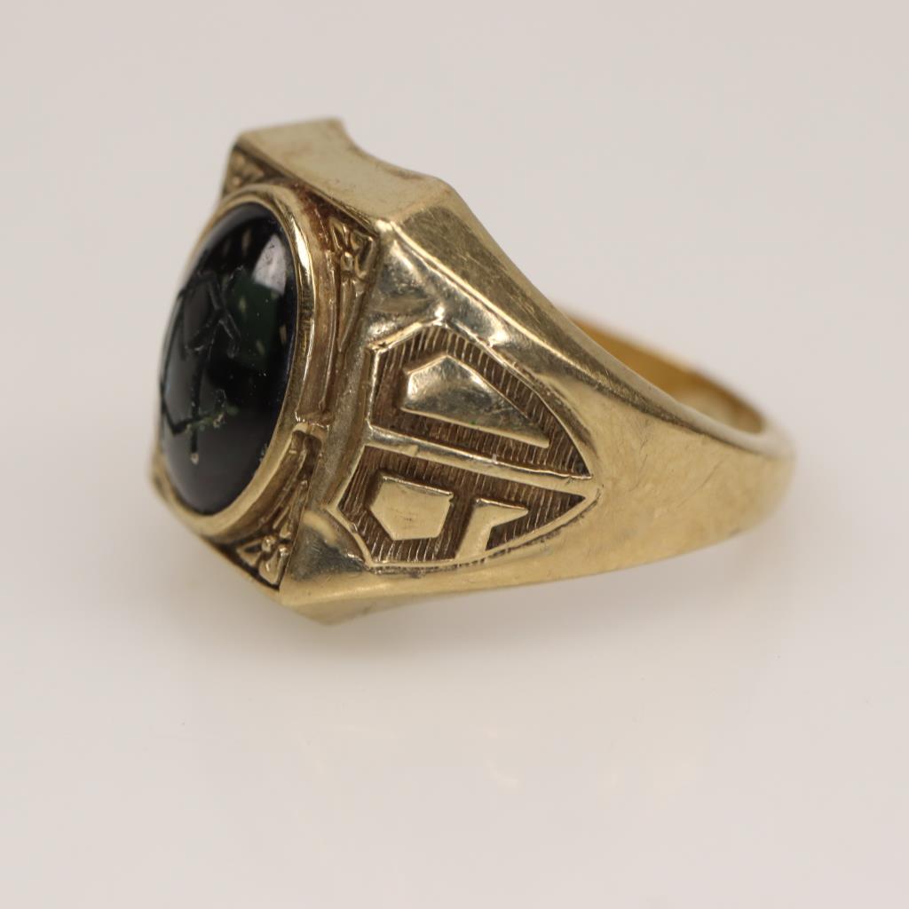 10kt Gold Green Stone Class Signet Ring | Property Room