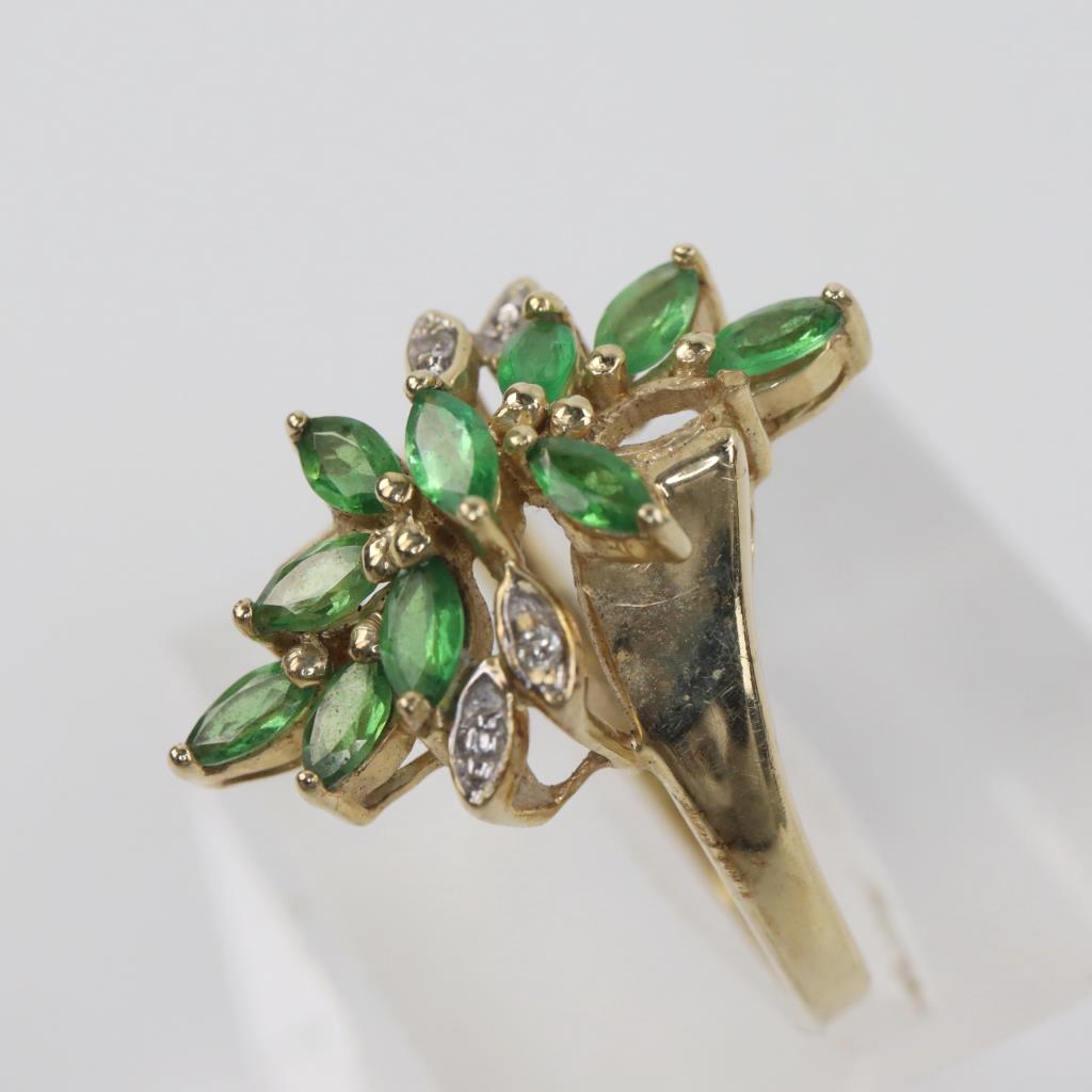 10kt Gold Green Stone Diamond Accent Ring | Property Room