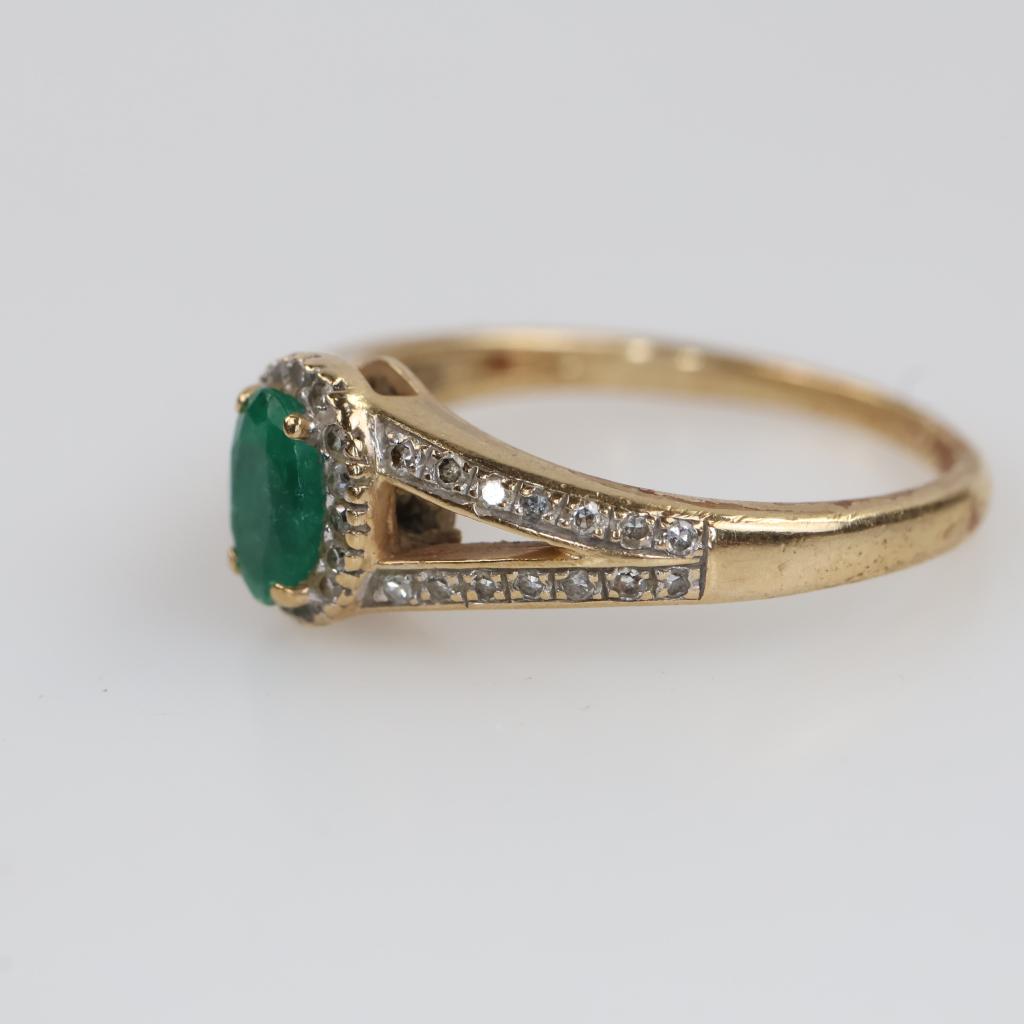 10kt Gold Green Stone Diamond Accent Ring | Property Room